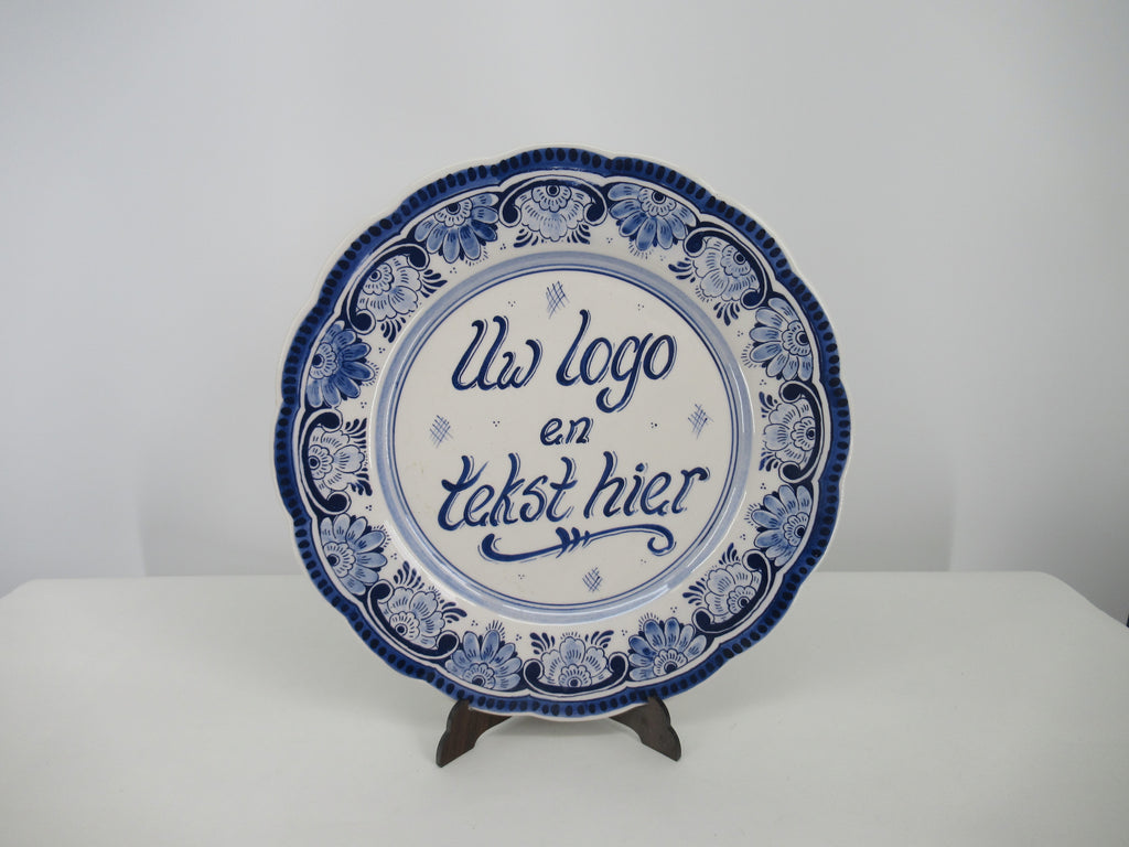 Personalize your own delftblue plate as a business gift