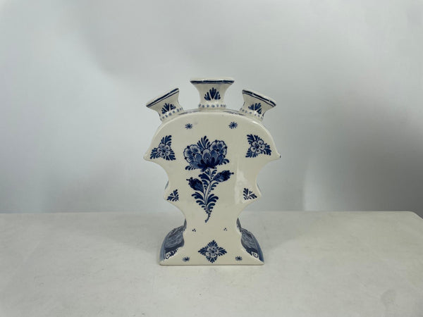 Delftblue tulip vase in delft floral design