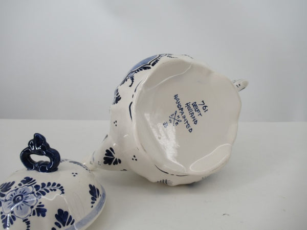 Delft ribbed teapot in a windmill design